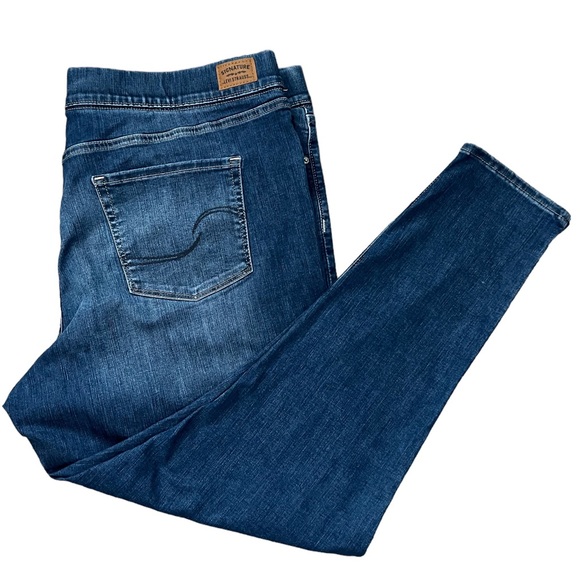 Signature by Levi Strauss | Jeans | Levis Plus Size Women Shaping Pull ...